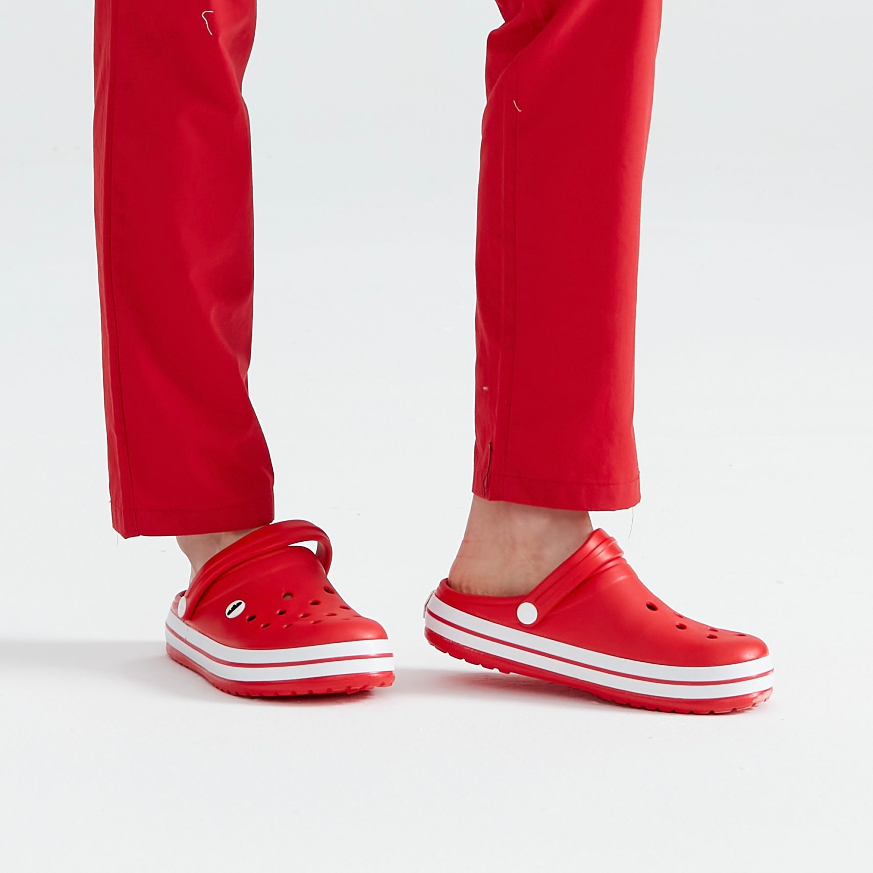 Saboti Medicali tip Crocs Ortopedici, unisex - Rosu | Red ...