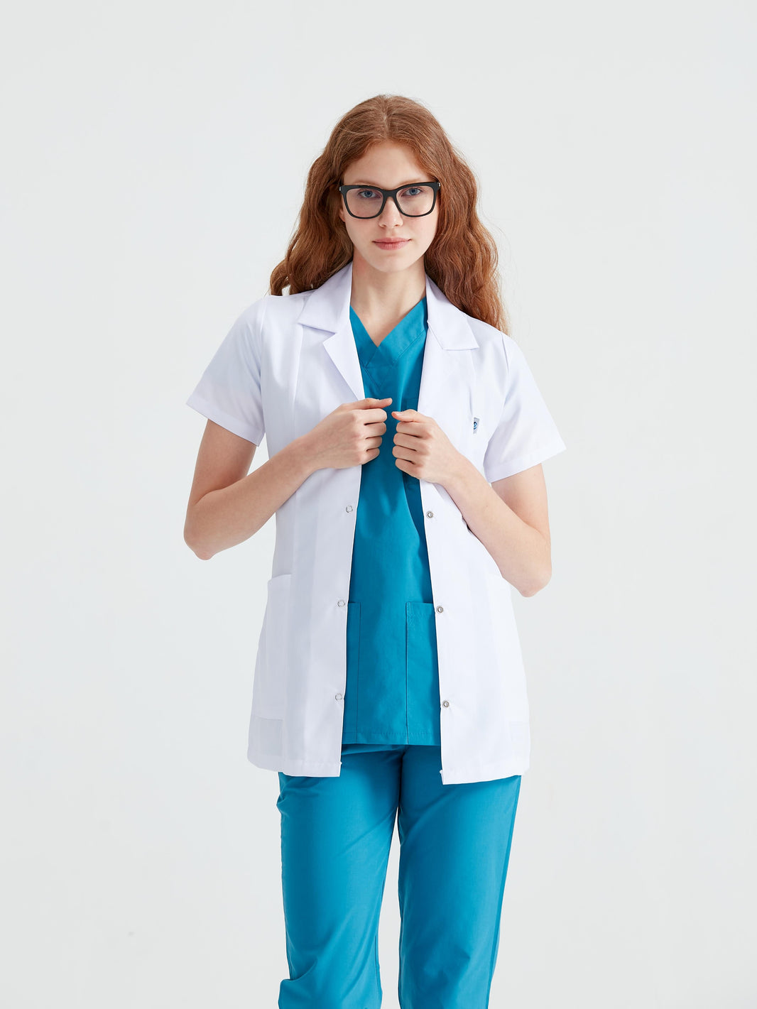 Halate medicale albe pentru femei si barbati – Tinute din bumbac pentru ...