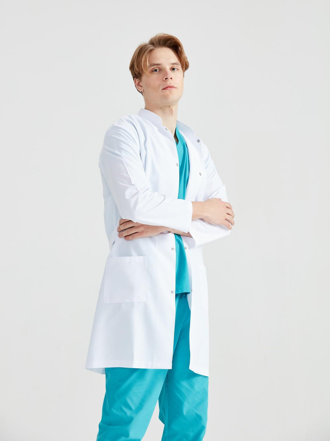 Halate medicale albe pentru femei si barbati – Tinute din bumbac pentru ...