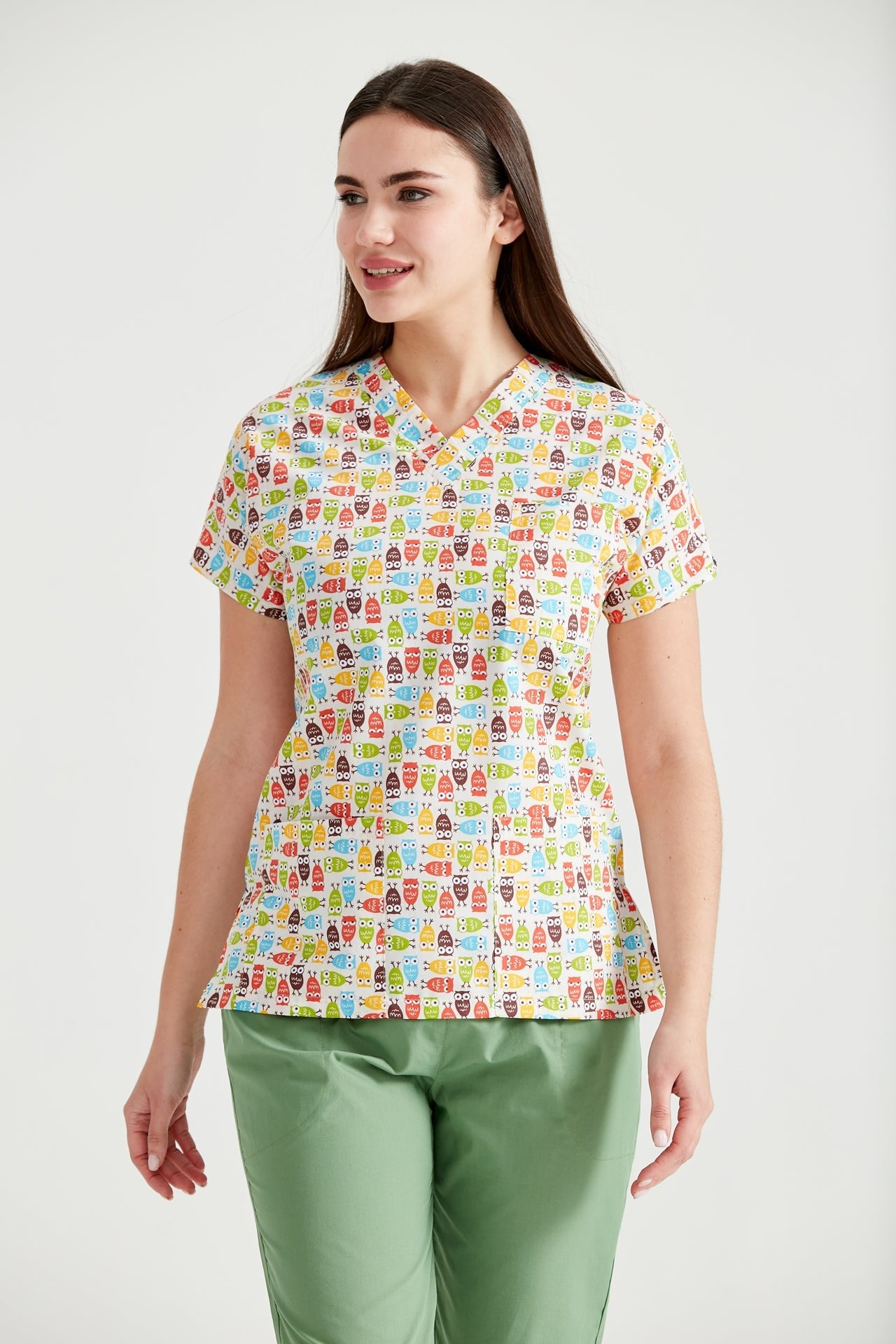 Bluza medicala dama, culoare alb, cu imprimeu - Owl - Bluza medicala ...